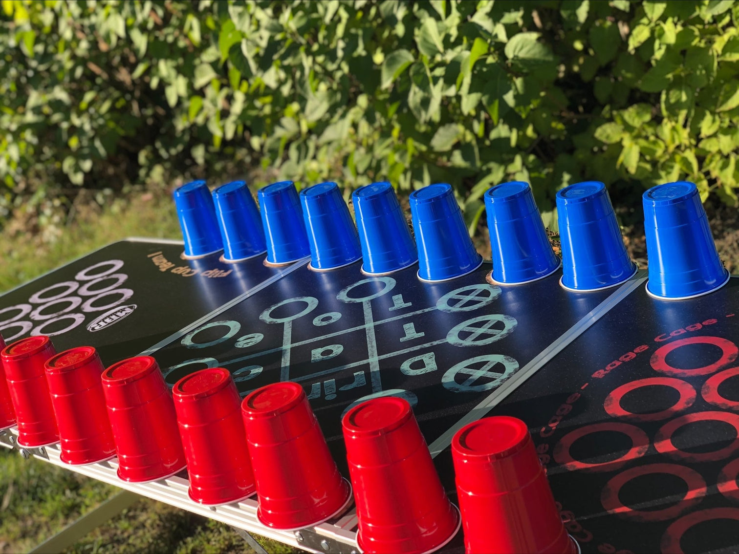Flip Cup Trinkspiel – Regeln, Technik & mehr – Beerpong.de